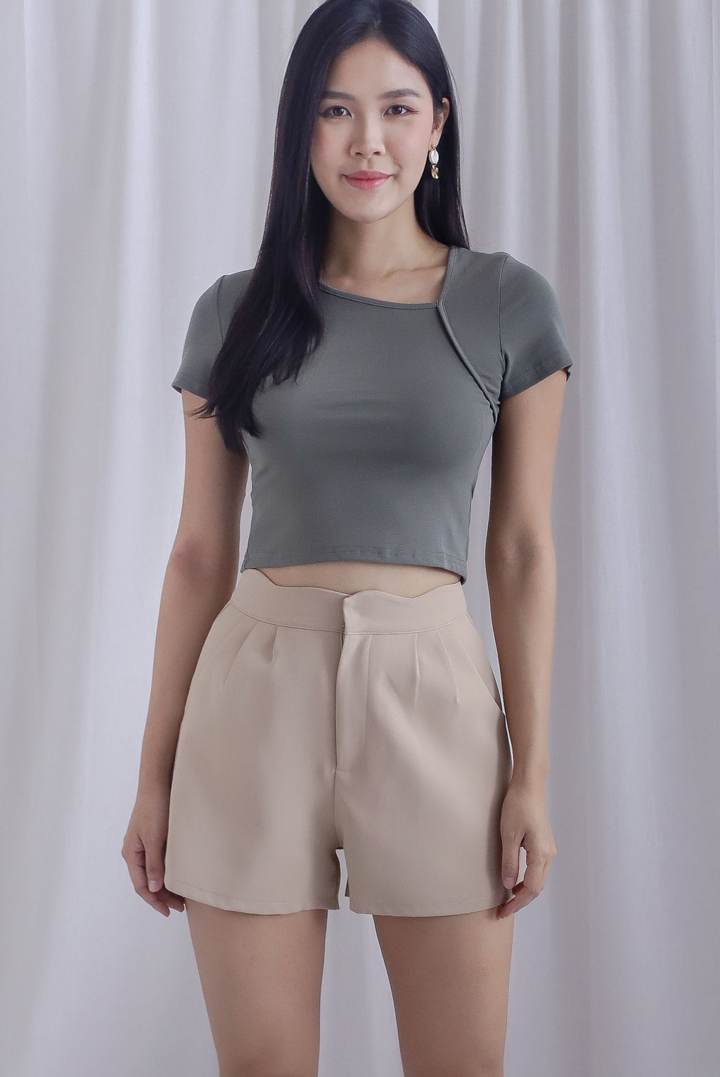 Greta Wave Waist Shorts In Khaki – The Design Closets