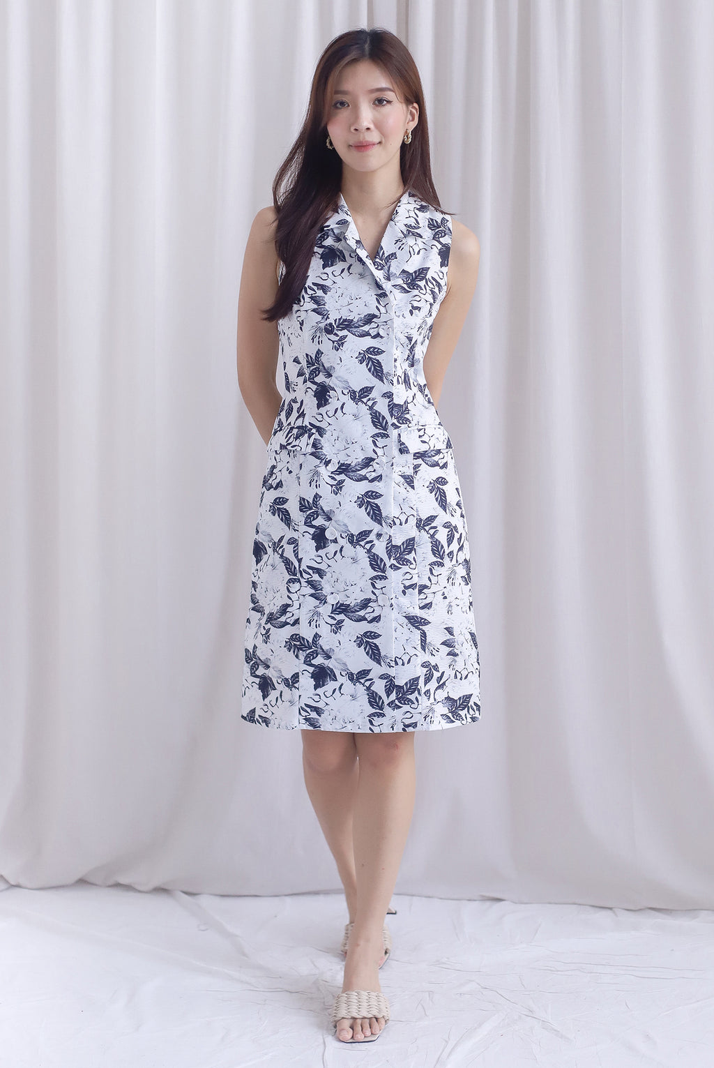 Ingrid Rose Buttons Trench Midi Dress In Black – The Design Closets