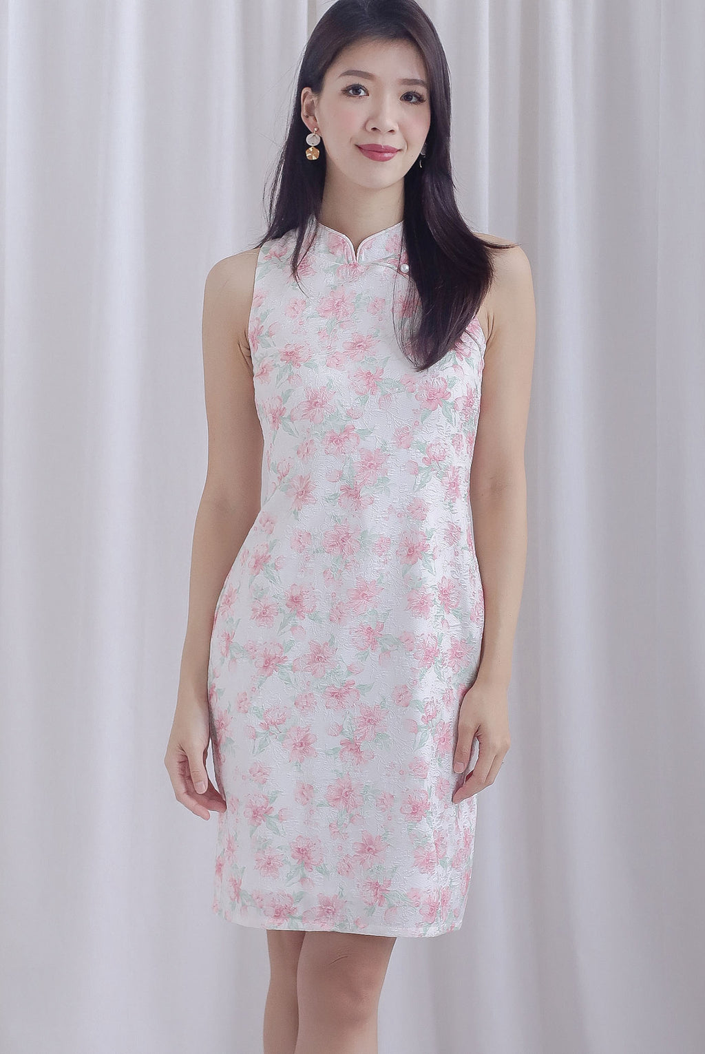 Layla Emboss Floral Cheong Sam Dress In Pink – The Design Closets