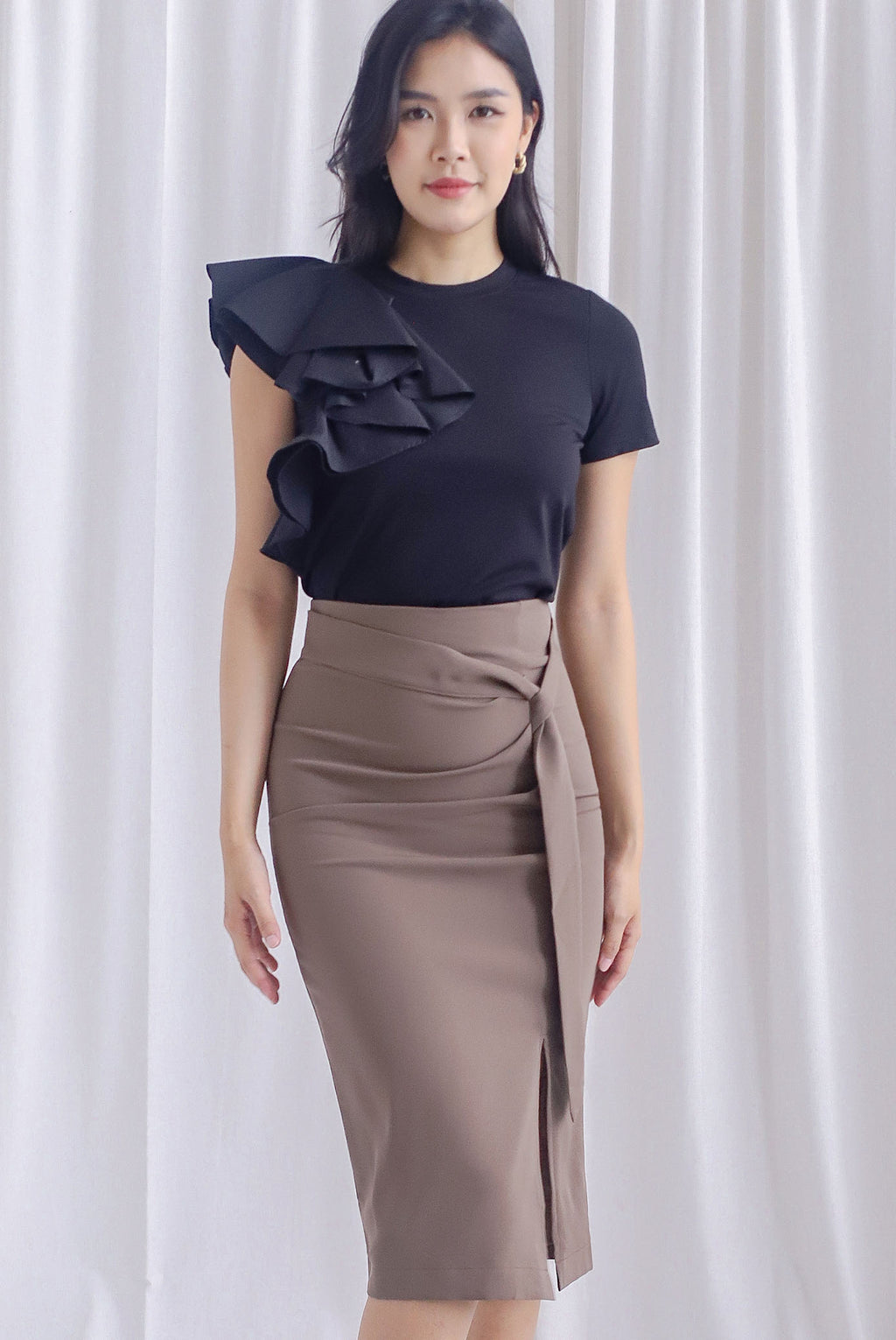 Violet Waterfall Sleeve Top In Black – The Design Closets