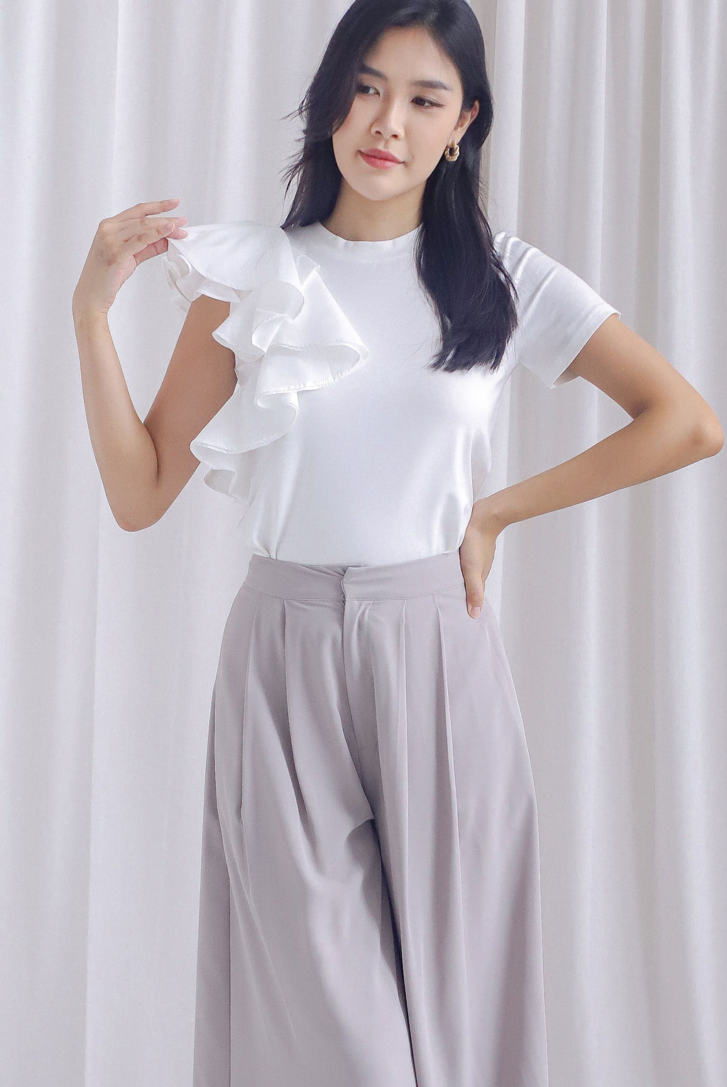 Violet Waterfall Sleeve Top In White – The Design Closets