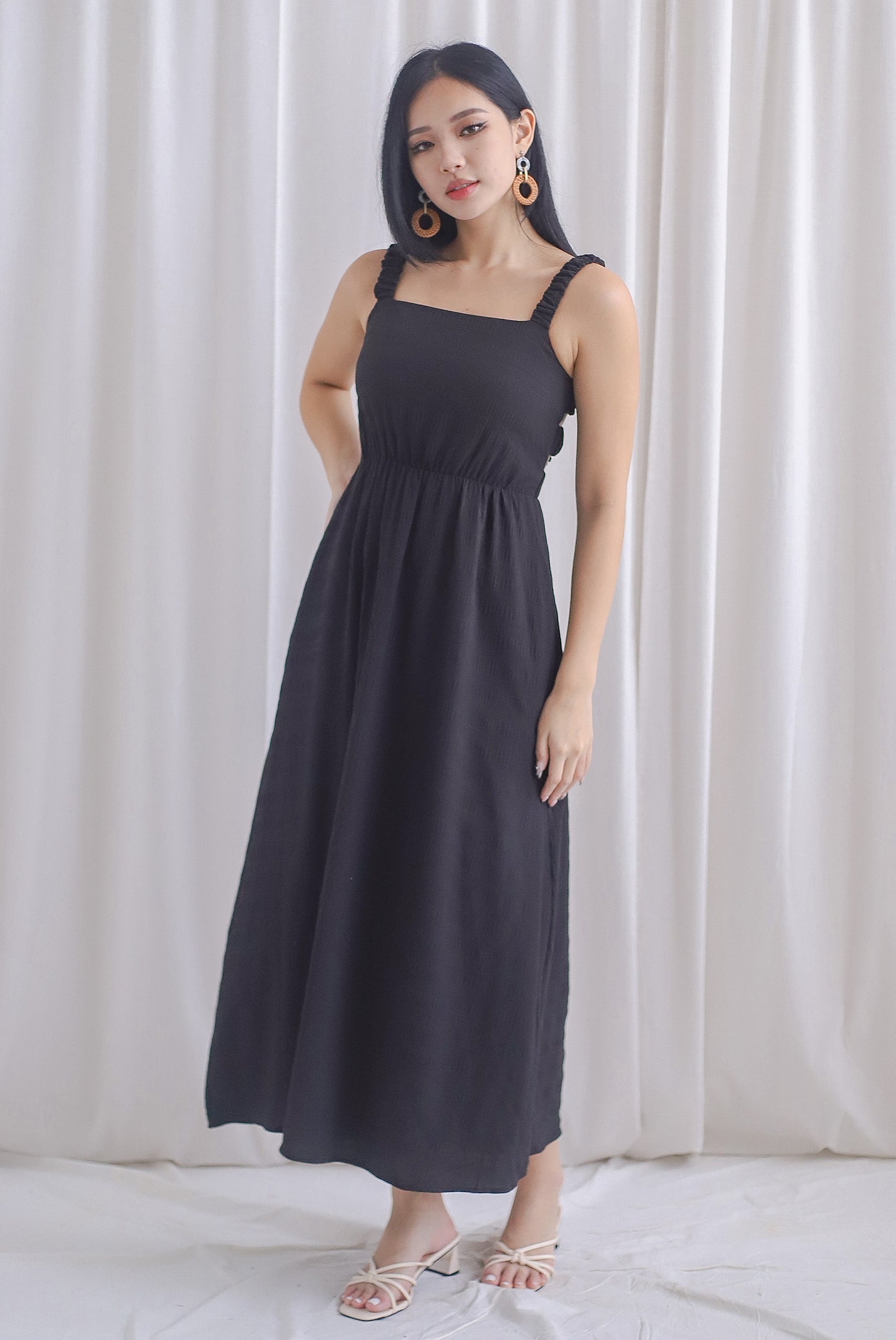 Kennedy Ruched Strap Ladder Back Dress In Black – The Design Closets