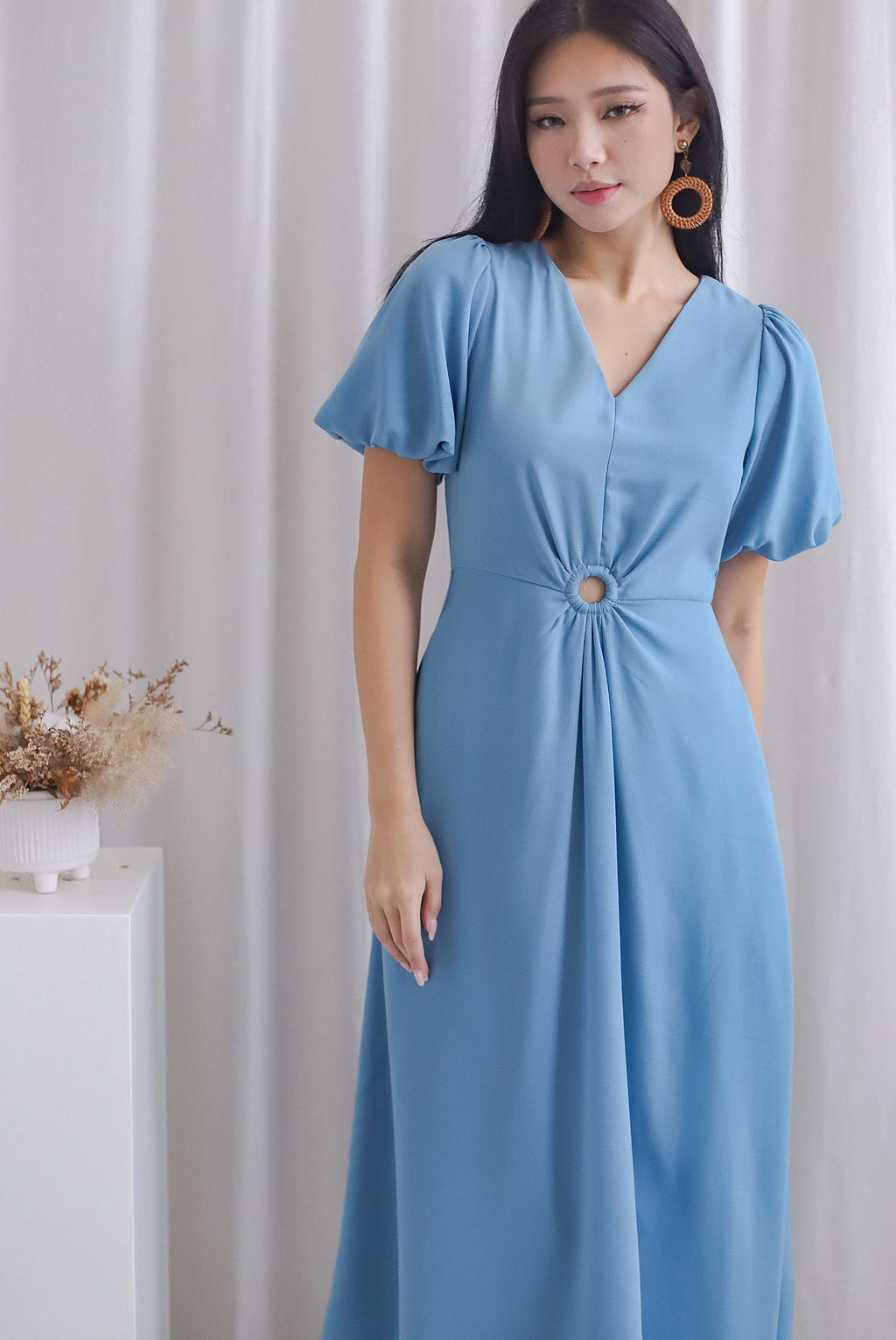 Novelyn Loop Cut Out Sleeved Maxi Dress In Blue – The Design Closets