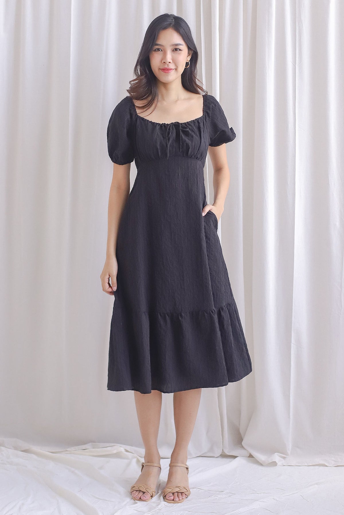 Patti Texture Puffy Sleeve Tie Midi Dress In Black – The Design Closets